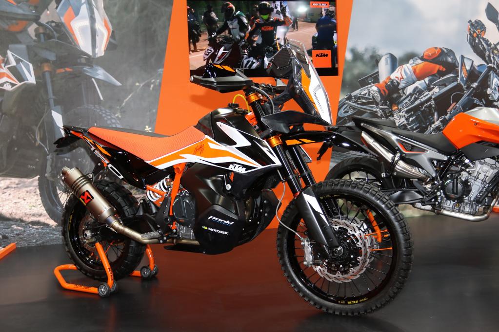 人気の800ccクラスにKTMが新兵器を投入！【大阪モーターサイクルショー】｜モーターサイクルショー2018[大阪／東京]｜Motor-Fan ...